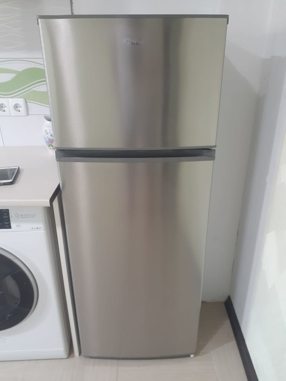 Frigider Midea