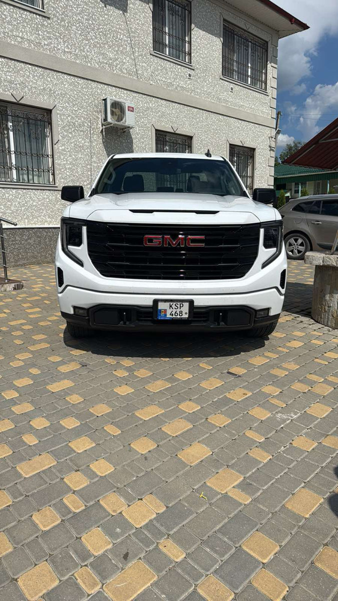 GMC Yukon an. 2022 cu rulaj 43000 km, Benzină, 44500