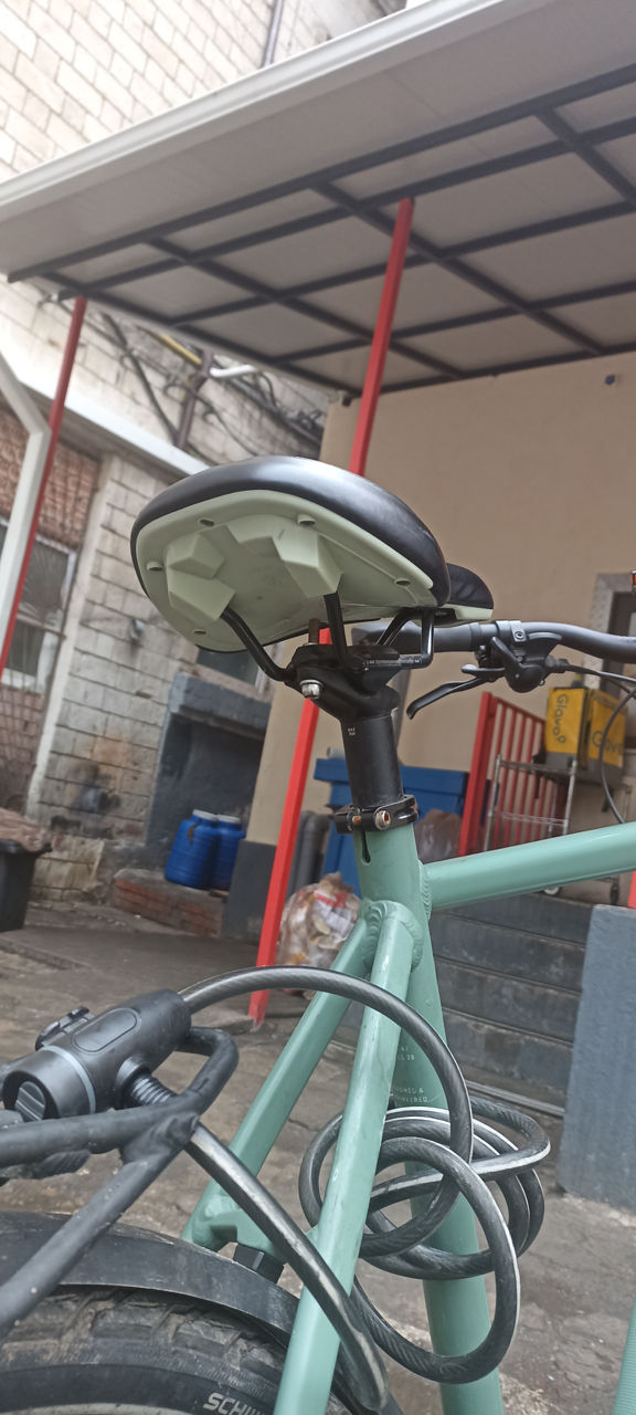 Vind bicicleta Shimano cube original cu 400 de euro