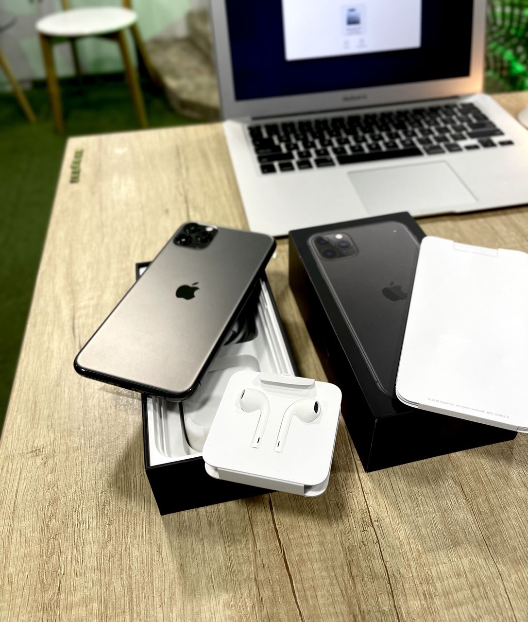 Iphone 11 pro max 64 Gb nou neacctivat.