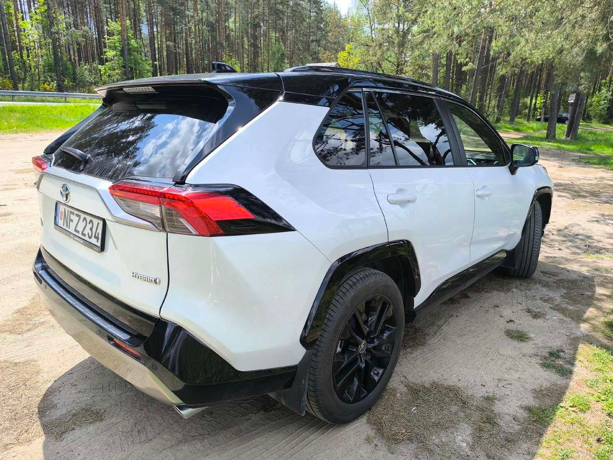 Toyota Rav 4 2024 г. с пробегом 18000 км, Гибрид, 24999