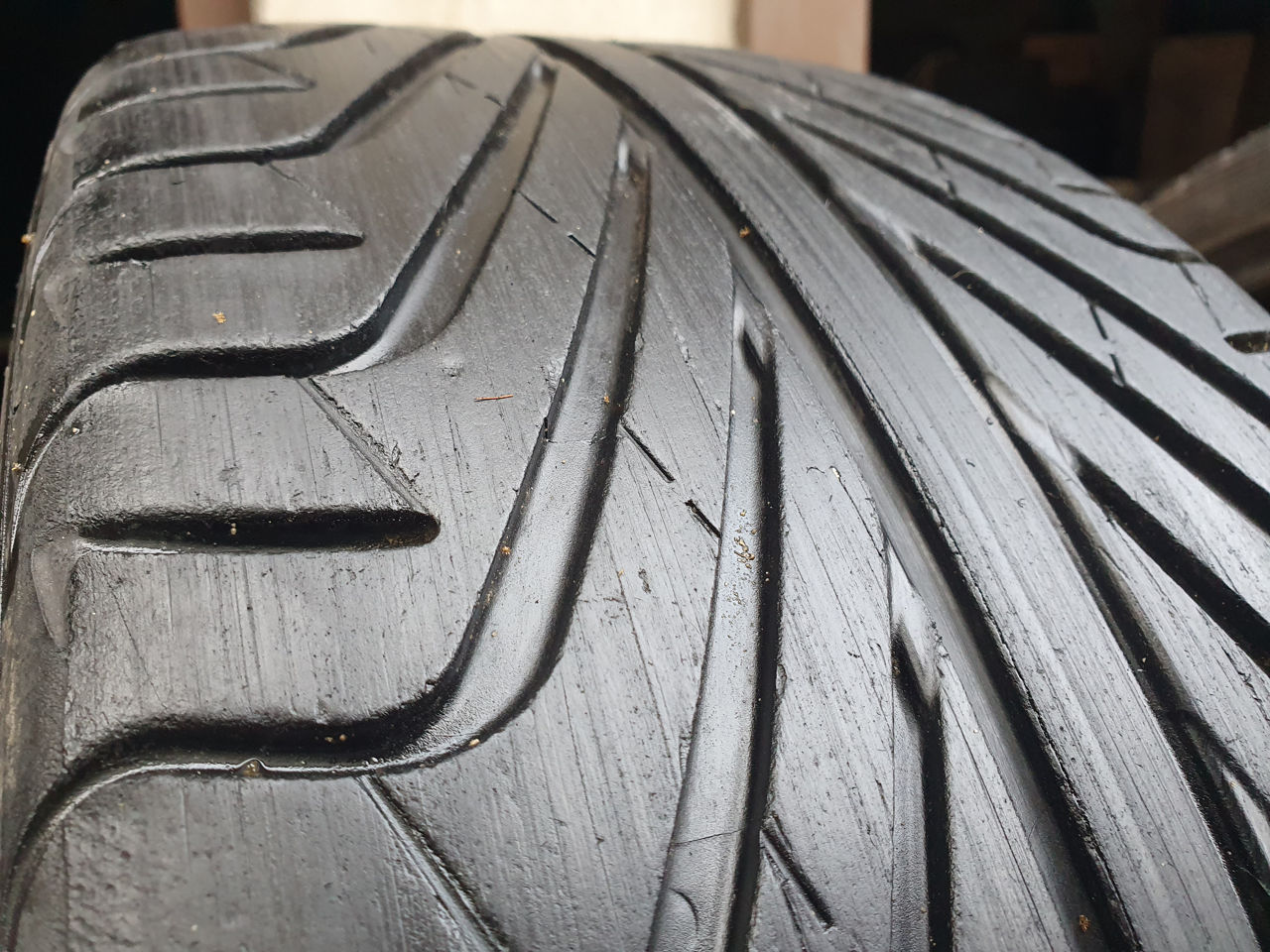 225/40/ R18- Michelin.