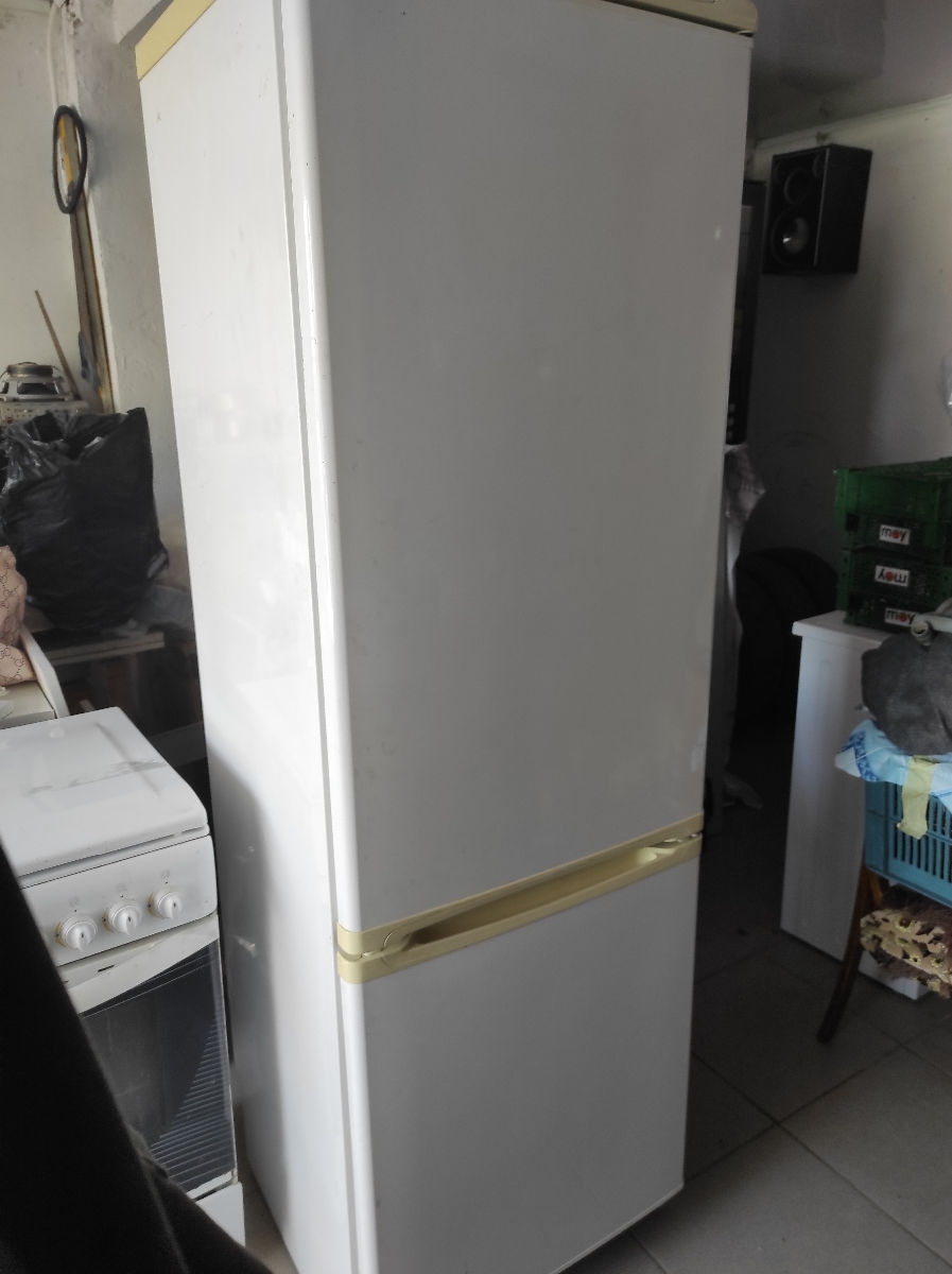 Холодильник двухкамерный Beco