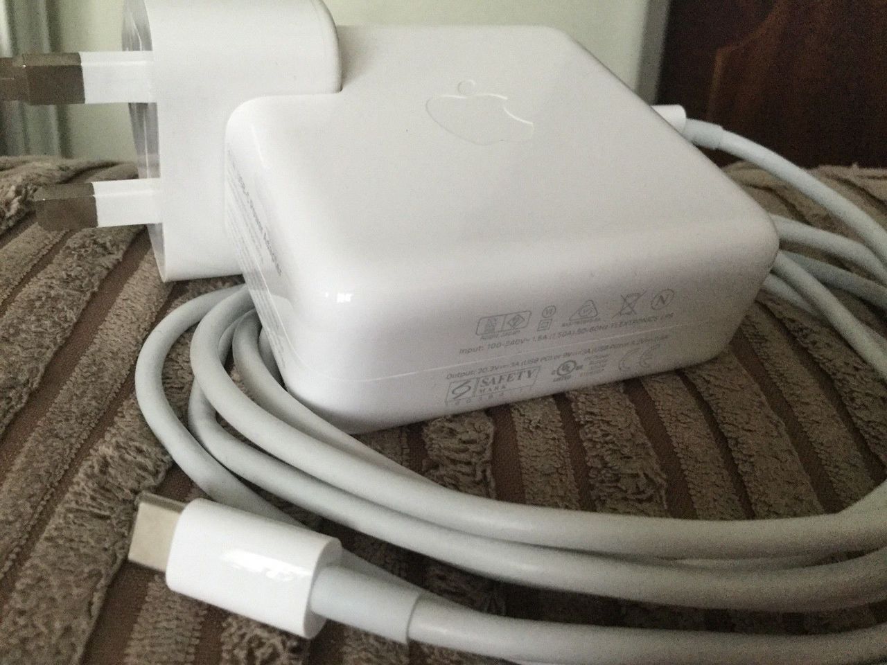 Оригинал! Apple USB-C 61W Power Adapter A1718 для MacBook PRO 13 [2015 ...