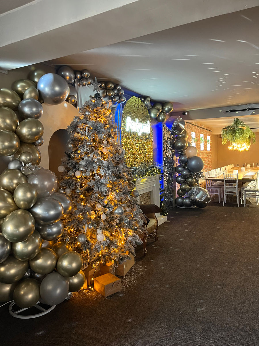 Vinzare spațiu comercial 340 m+ afacere activă