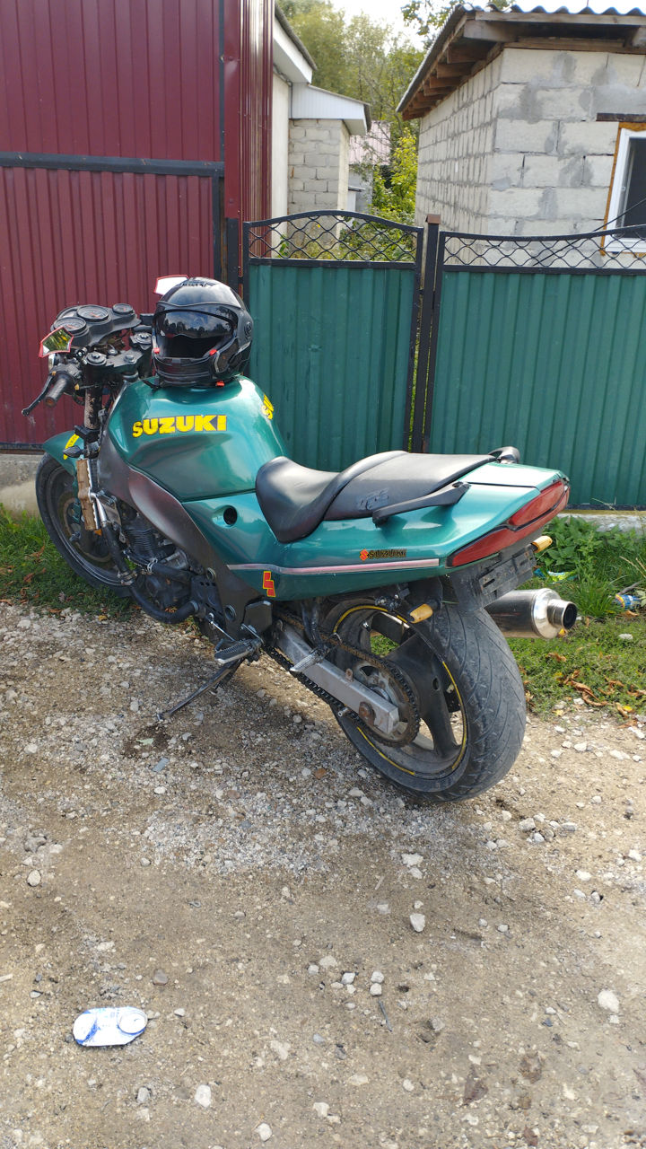 Suzuki Rf600
