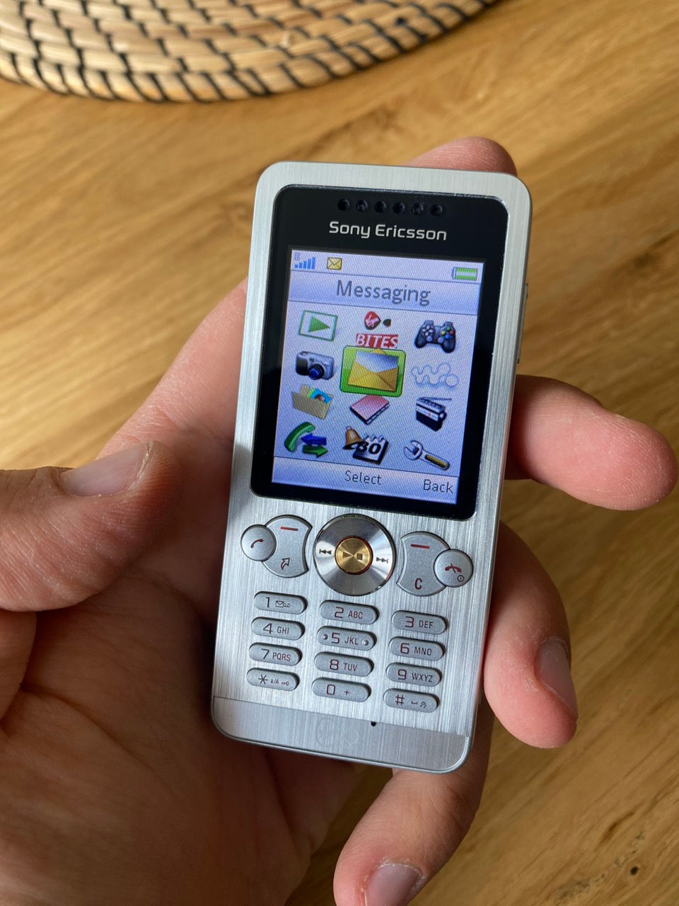 Sony Ericsson w302