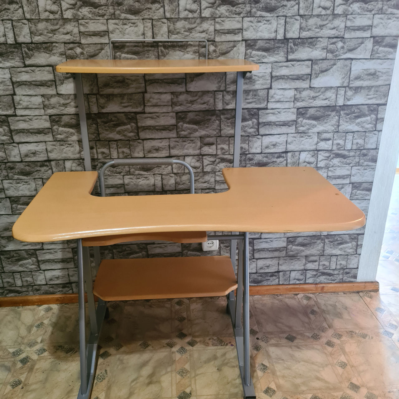 Стол компьютерный Tranquillita ( Тайвань)