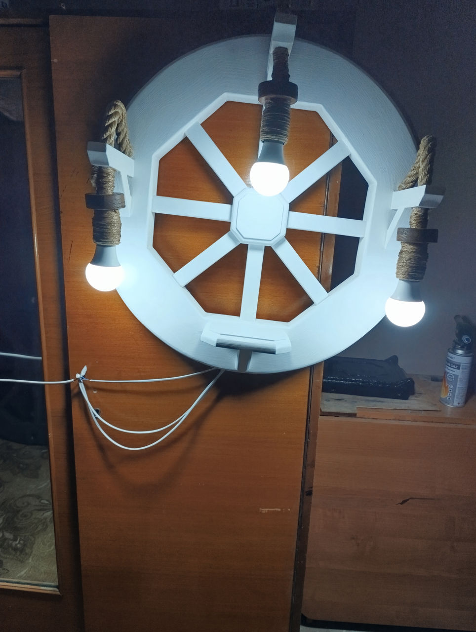 Felinar de perete din lemn