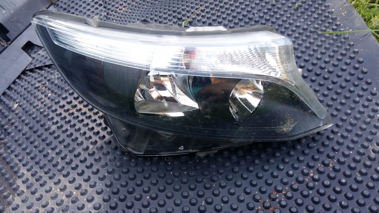 Правый фара Mercedes Vito 447 A4479067800