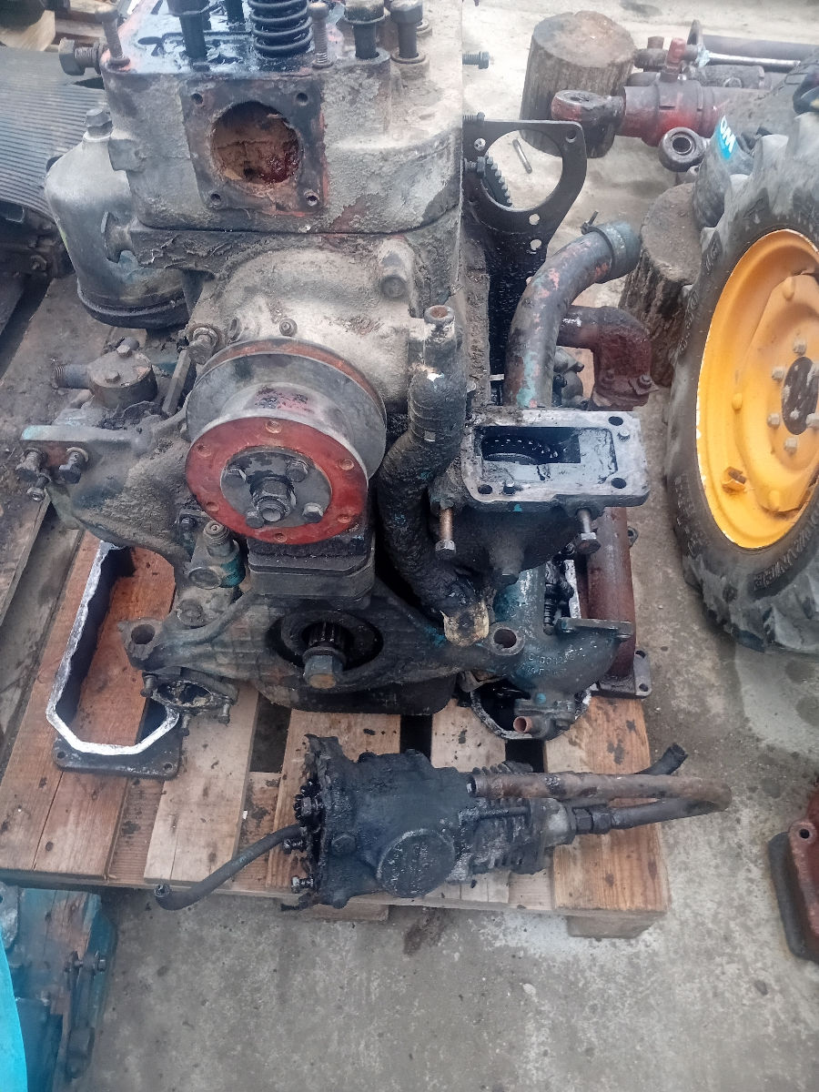 Vand motor si bloc MTZ cu tot cu val slefuit cu porsanevaea buna