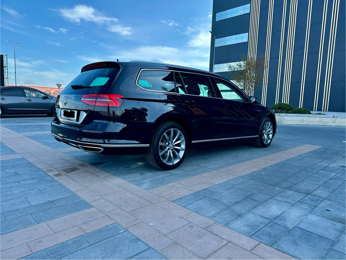 Volkswagen Passat an. 2015 cu rulaj 196000 km, Plug-in Hybrid (benzină ...