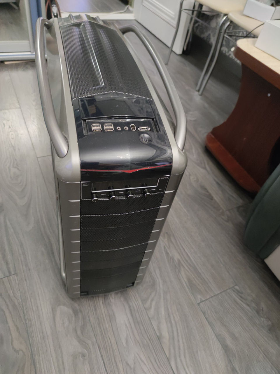 Ретро корпус Cooler Master Cosmos S