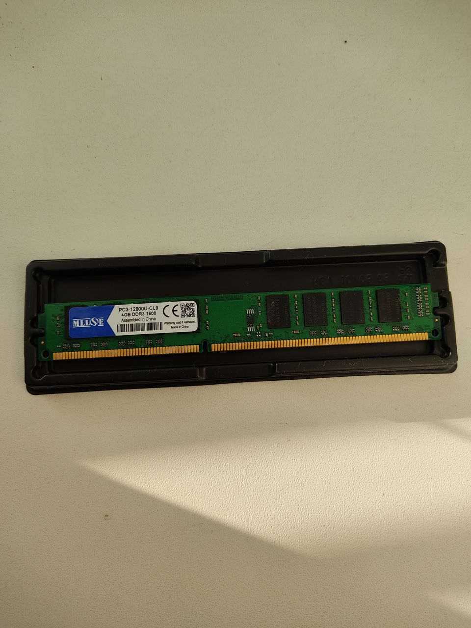 Продам 2 планки по 4Gb DDR 3