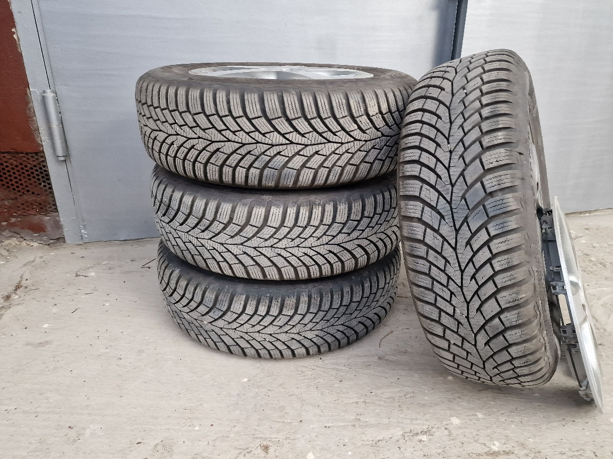 Discuri cu anvelope R 15 Lexus CT