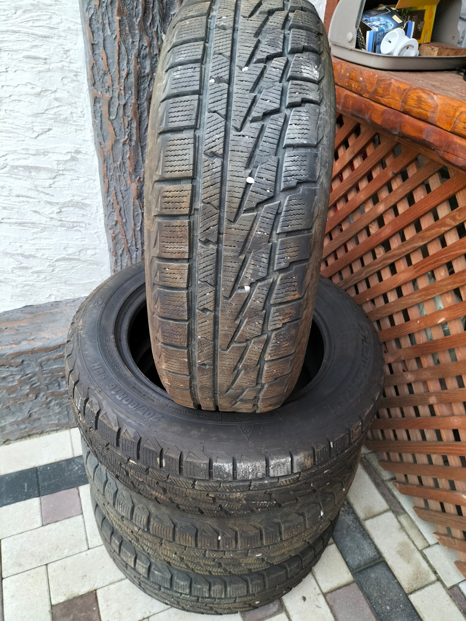 R16. 205/60