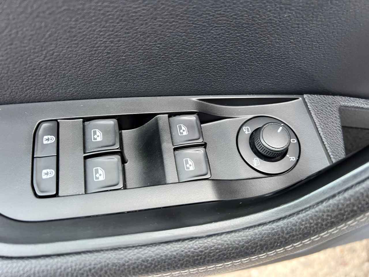 Skoda Superb an. 2020 cu rulaj 155000 km, Plug-in Hybrid (benzină), 19999