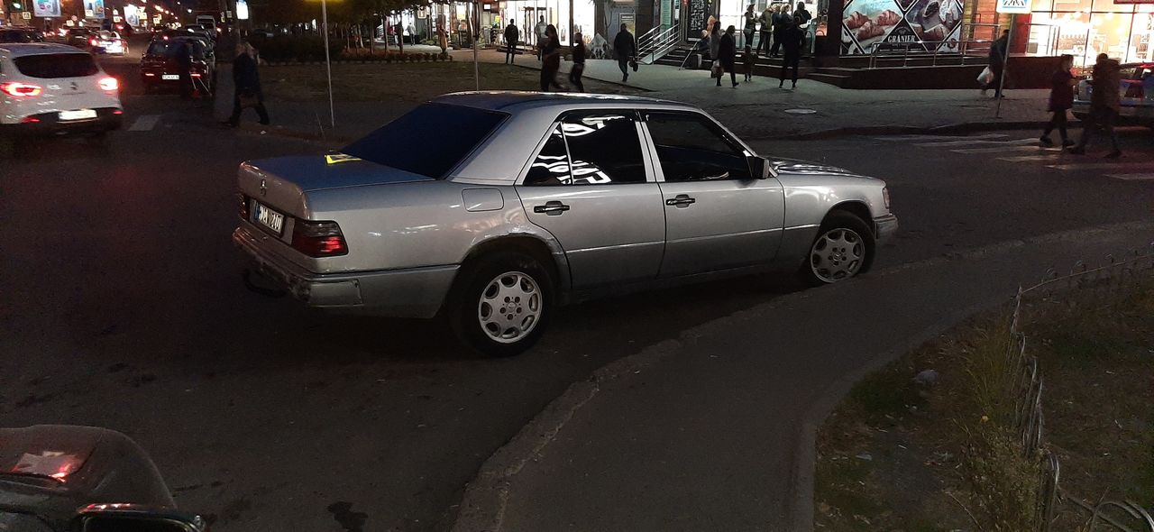 Mercedes Series (W124)