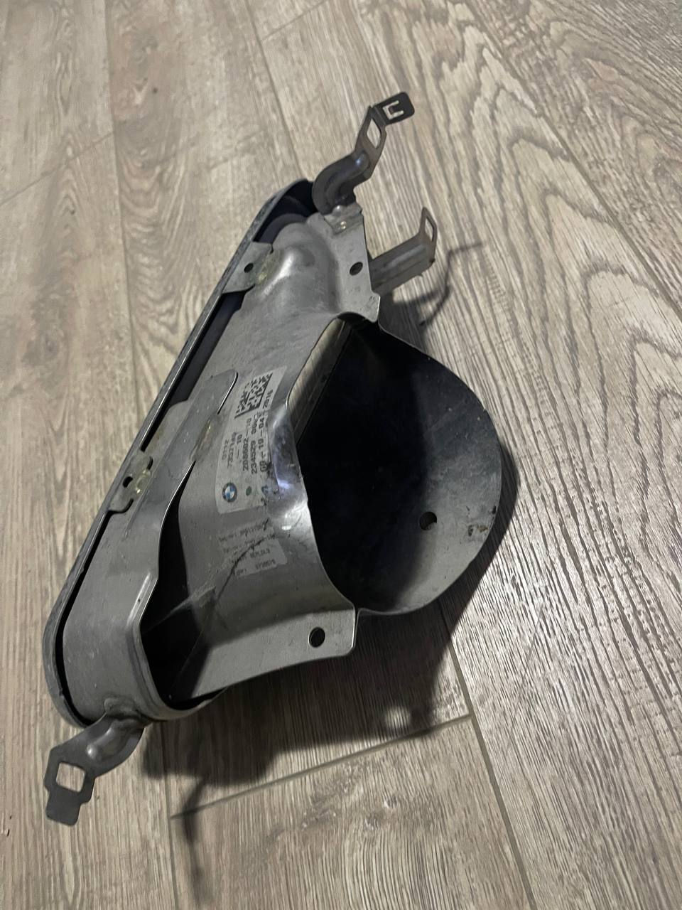 Vând trim evacuare stânga / насадка на выхлопную трубу BMW 7 G11/G12 ...