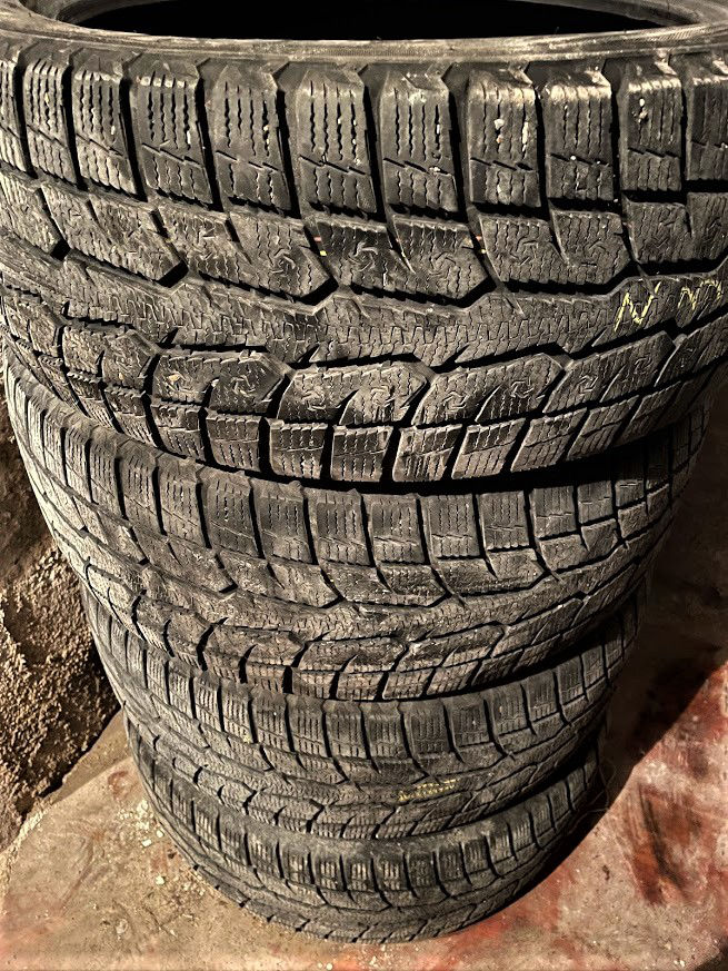 245/45 R19 Toyo