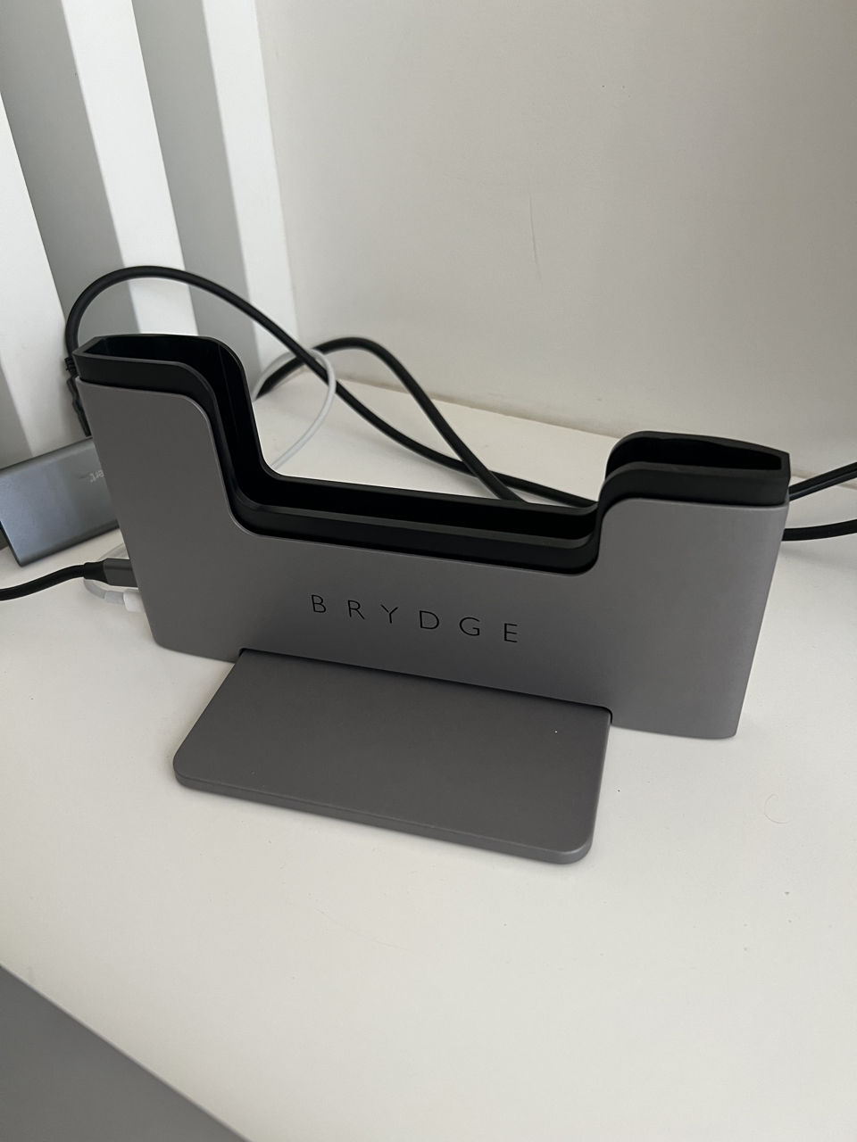 BRYDGE , Vertical Docking station / Macbook Air 13-inch