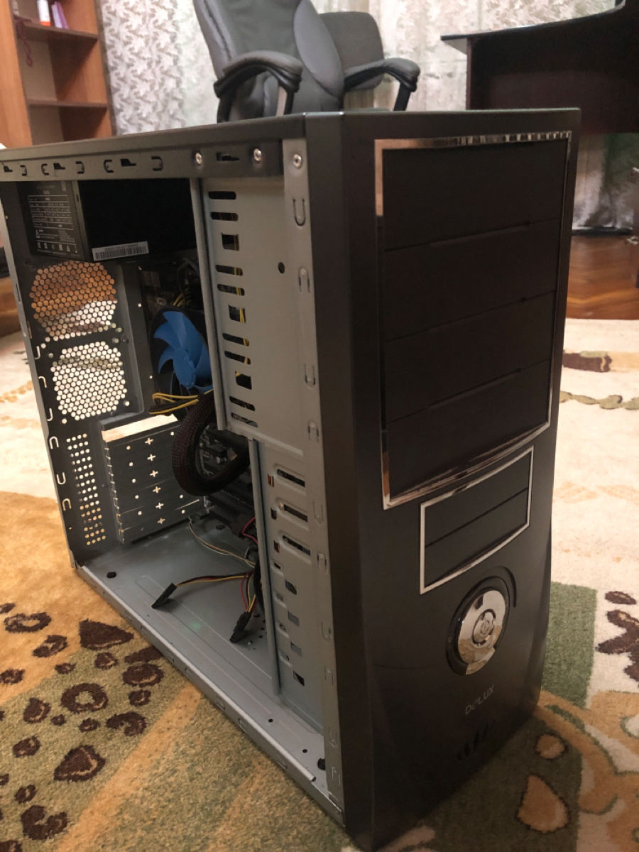 Calculator cu procesor AMD A10-6800K, 8GB RAM, 120GB SSD