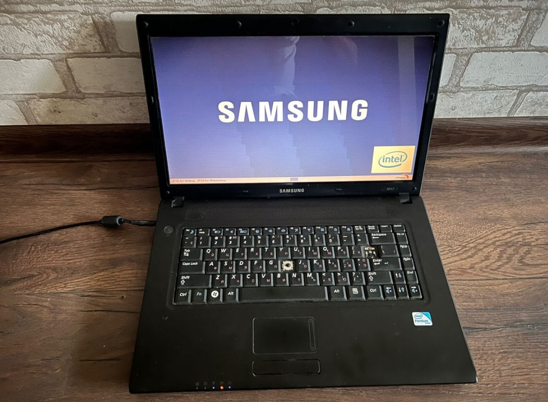 Samsung Dual Core 4Gb RAM, HDD 500GB Windows 10... 800lei