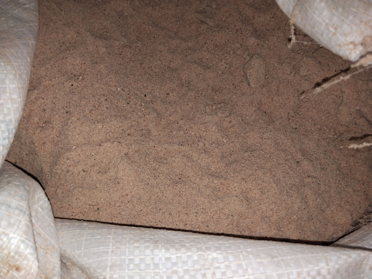 Vind mîncare pentru porci ,vite și alte animale