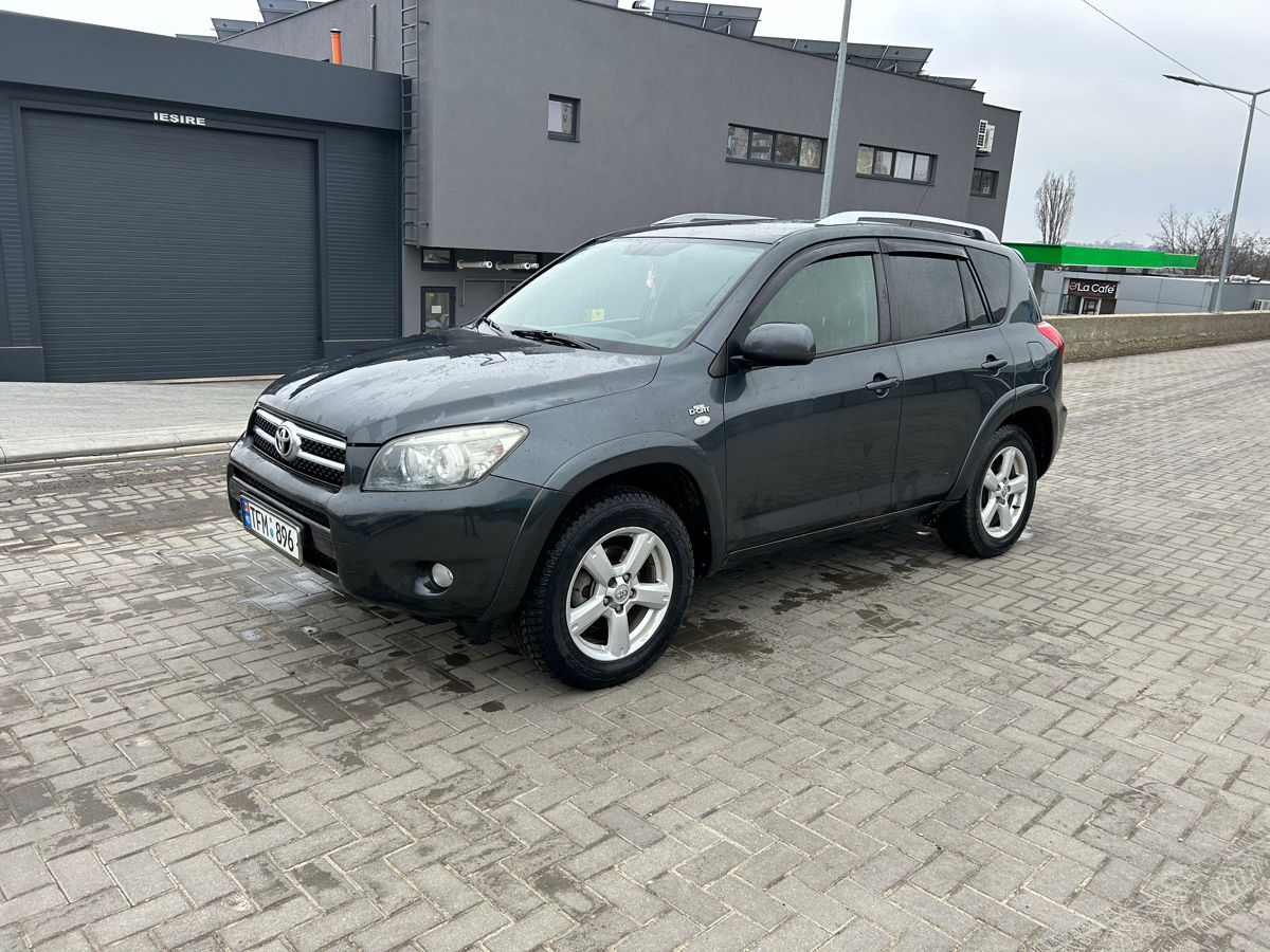 Toyota Rav 4 an. 2006 cu rulaj 294000 km, Diesel, 9300