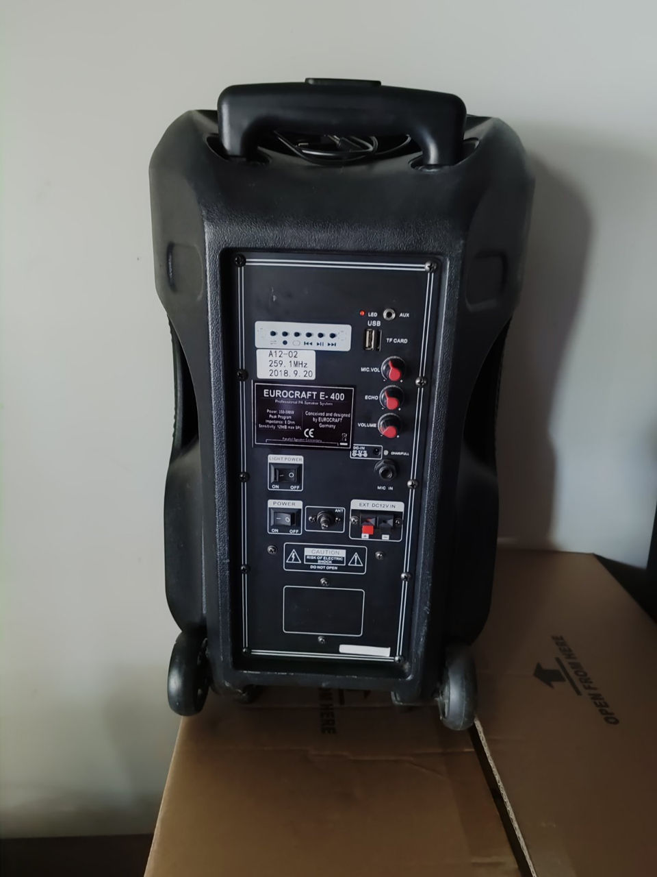 Boxa portabila cu acumulator