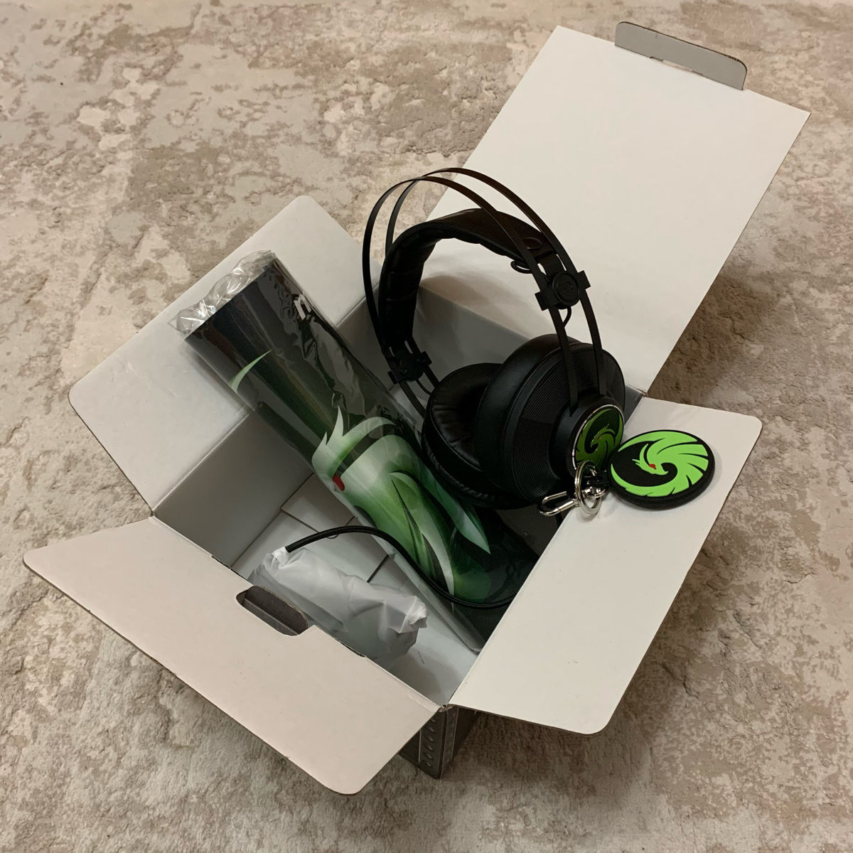 MSI Loot Box (Casti Gaming cu microfon, mousepad, brelock)