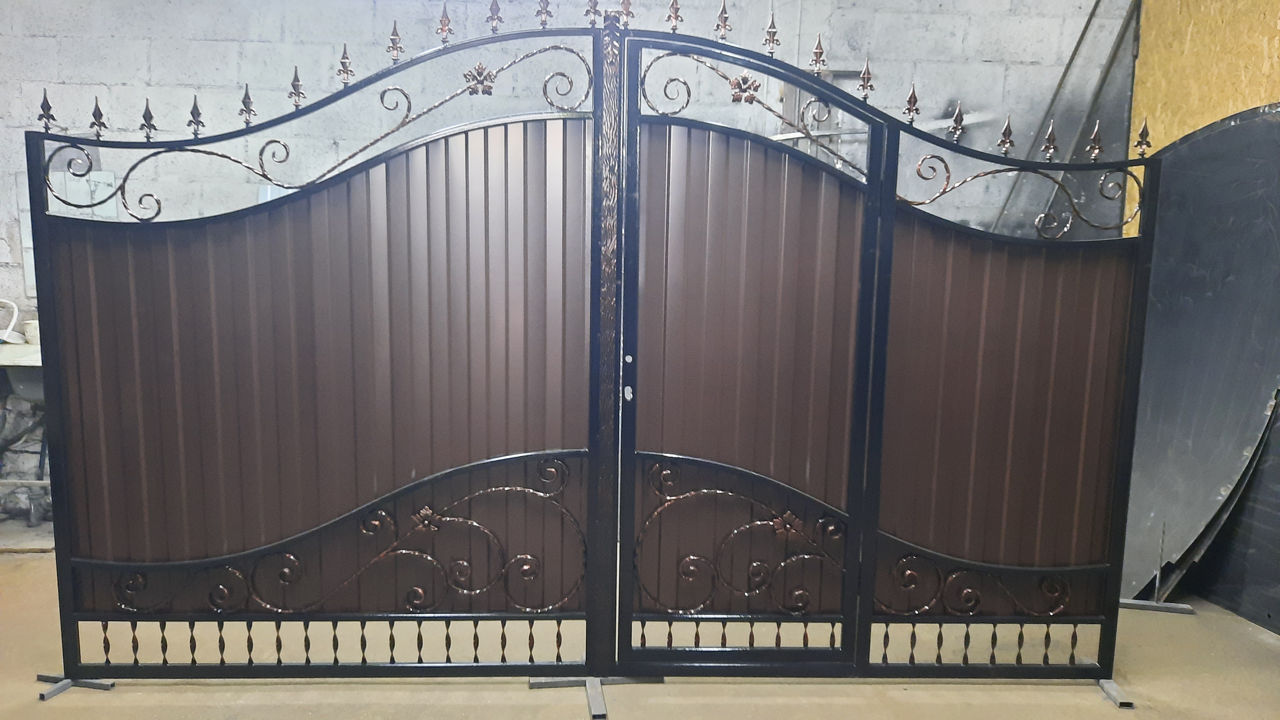 Porti si garduri la comanda