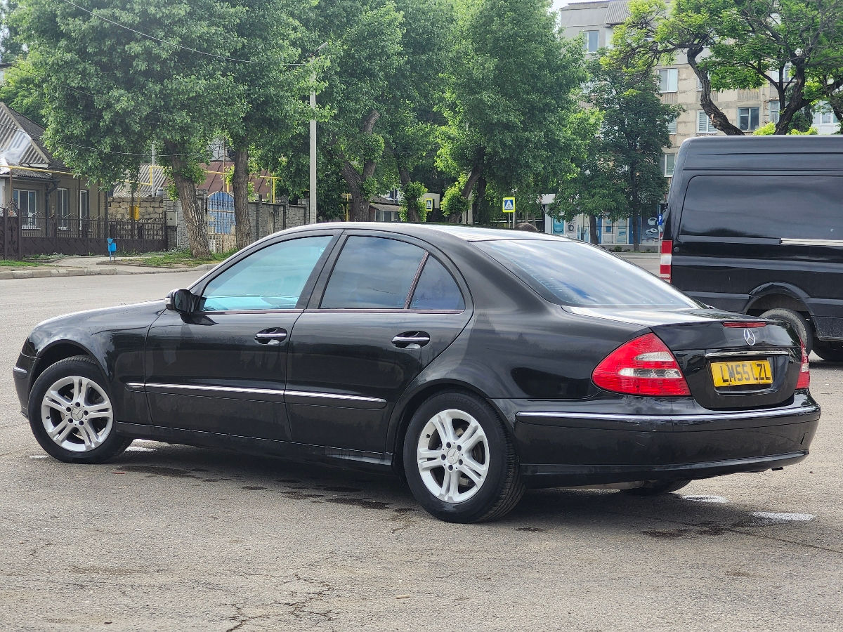 Mercedes E-Class an. 2005 cu rulaj 280000 km, Diesel, 3700