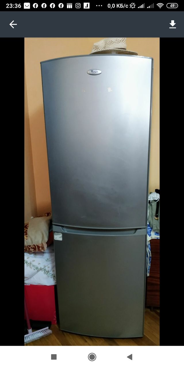 Vând frigider mare cu congelator