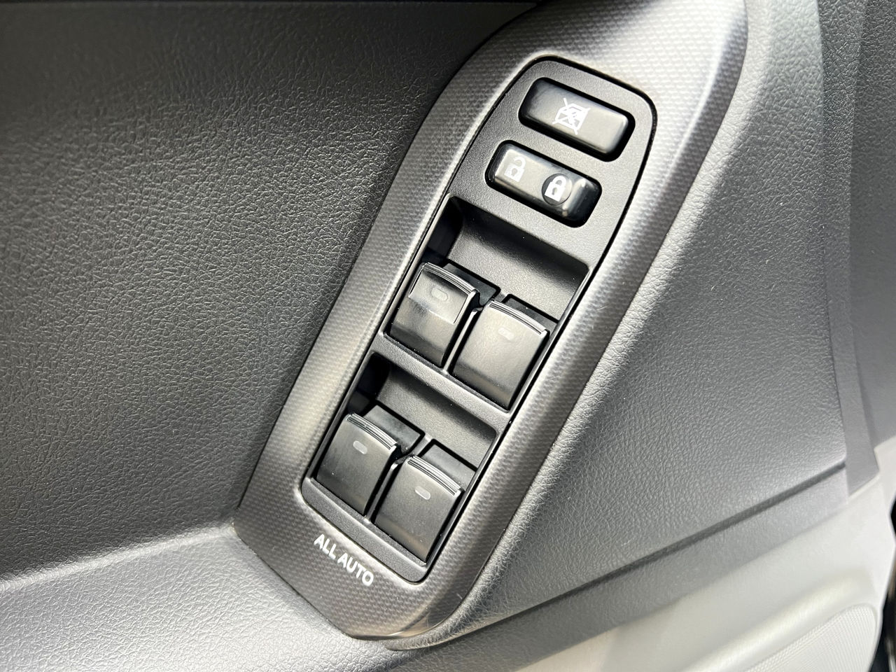 Toyota Land Cruiser Prado 2011 г. с пробегом 277000 км, Дизель, 29199