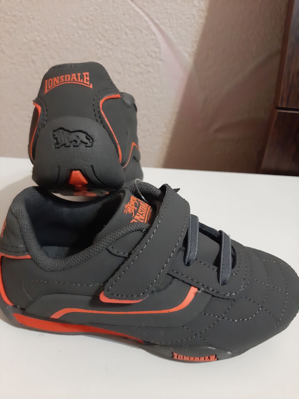Adidasi