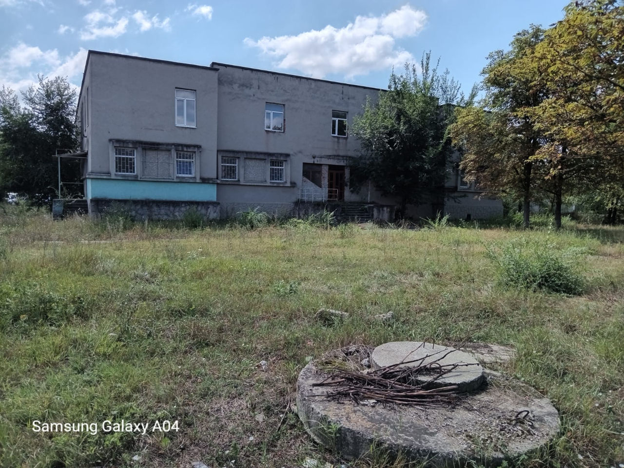 Se vinde imobil comercial