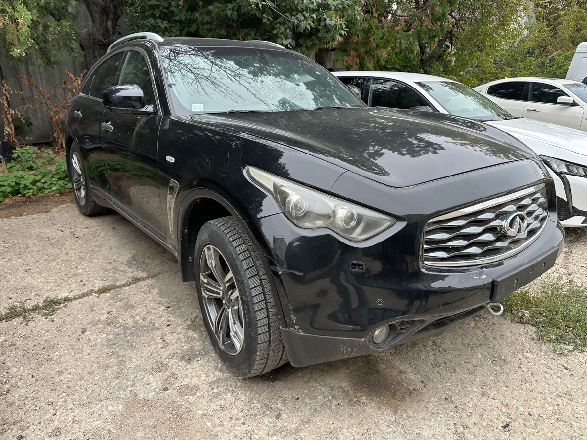 Infiniti FX an. 2010 cu rulaj 120000 km, Diesel, 10800