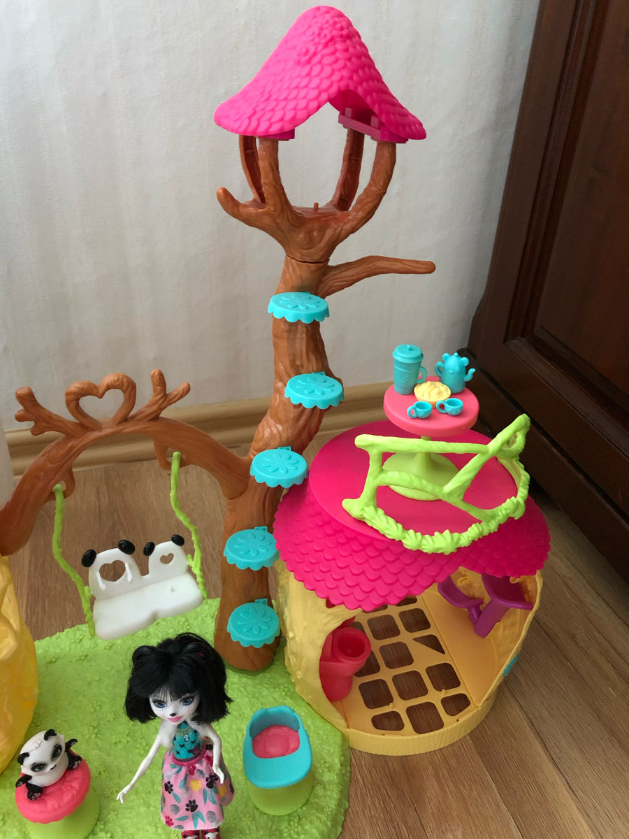 Enchantimals большой дом на дереве с куклой, пандой и мебелью