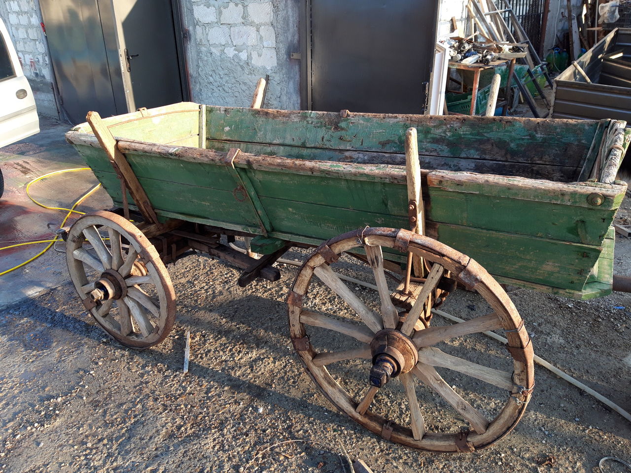 Caruta de lemn veche