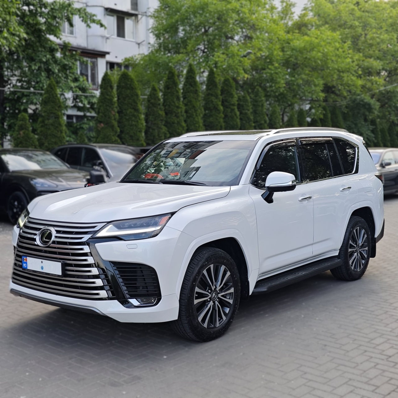 Lexus LX Series 2022 г. с пробегом 19000 км, Дизель, 120000