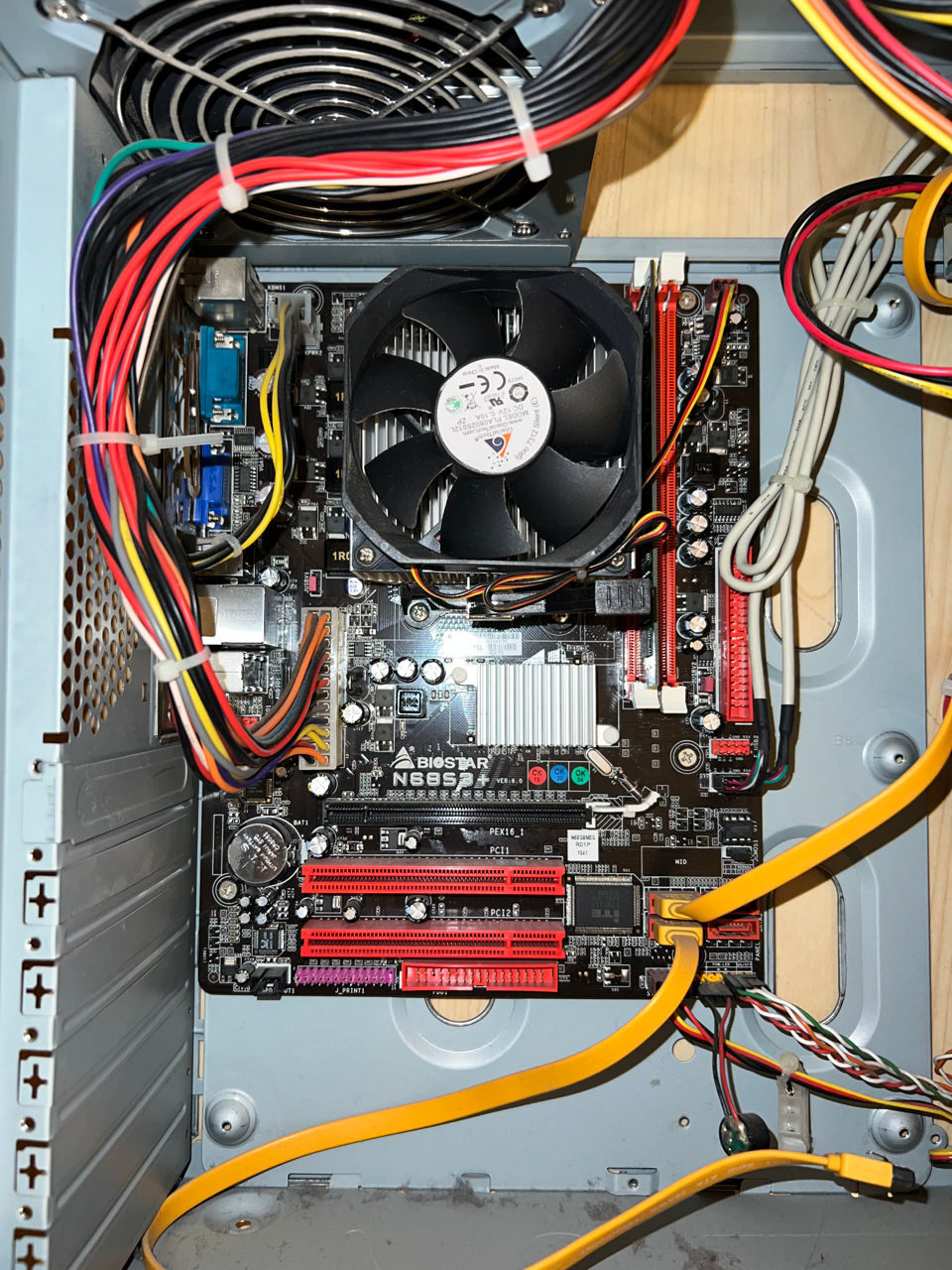 Biostar N68S3 + , и больше запчастей