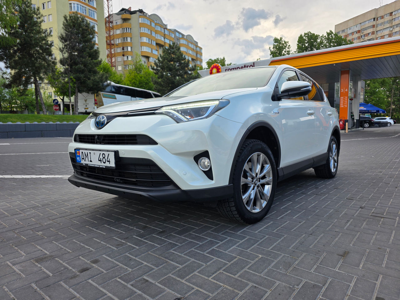 Toyota Rav 4 an. 2016 cu rulaj 133500 km, Hybrid, 19800