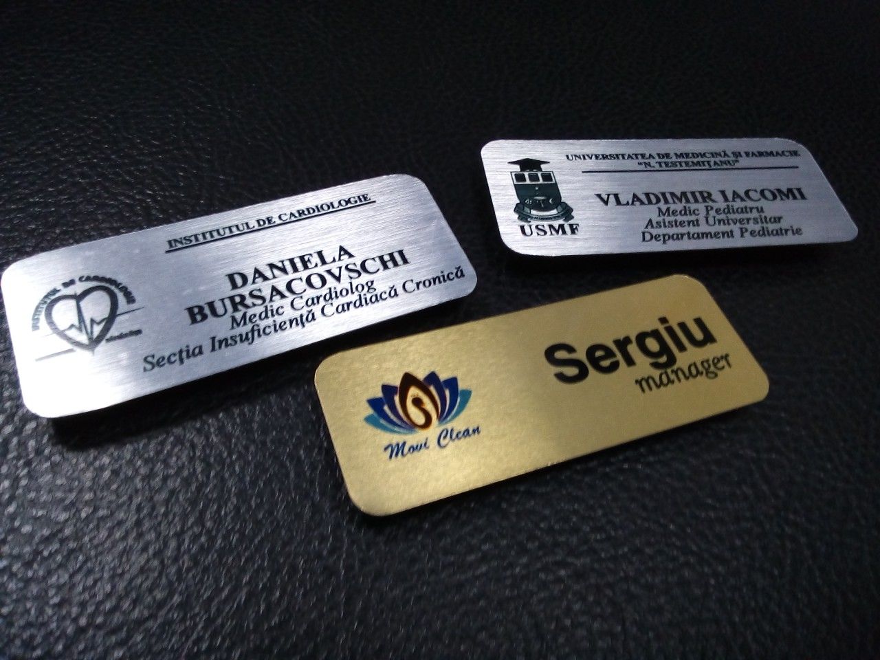 Ecusoane personalizate cu magnete