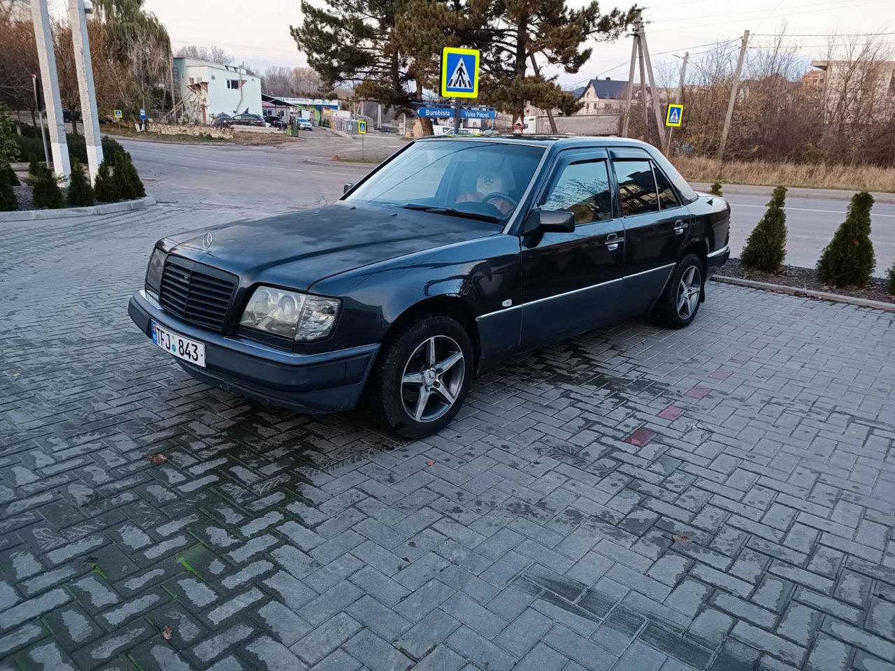 Mercedes Series (W124)