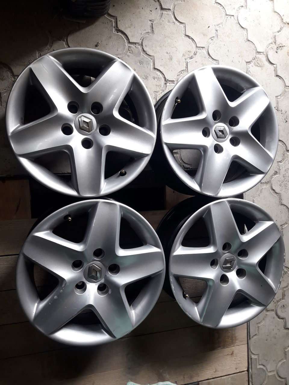 Diski na Toyota Honda Mazda Hyundai Renault kia Nissan Vw Daster Opel ...