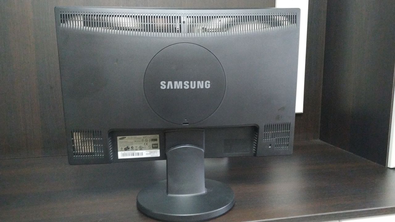 Samsung syncmaster 2243