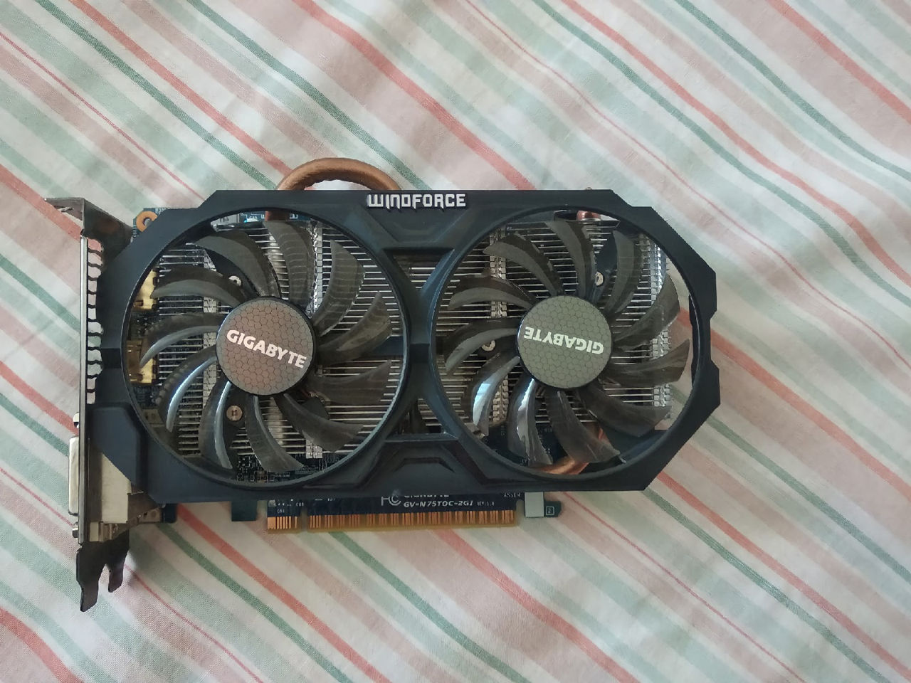 Срочно! продаю видеокарту gtx 750ti