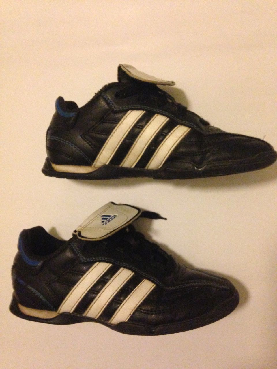 Детские бутсы кросовки футзальные Adidas Torra 32