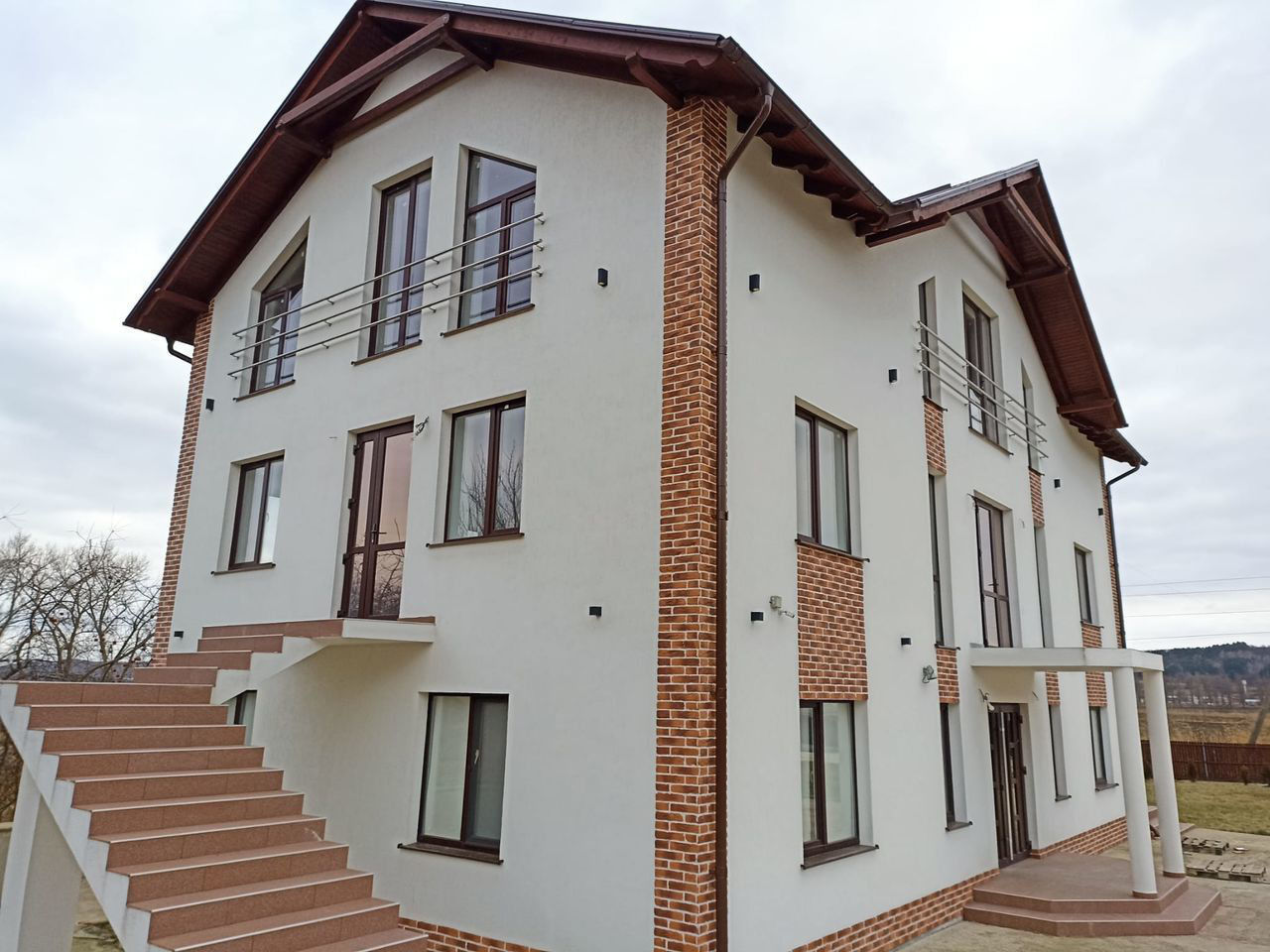 Vânzare, 3 nivele, 450 mp + 19 ari